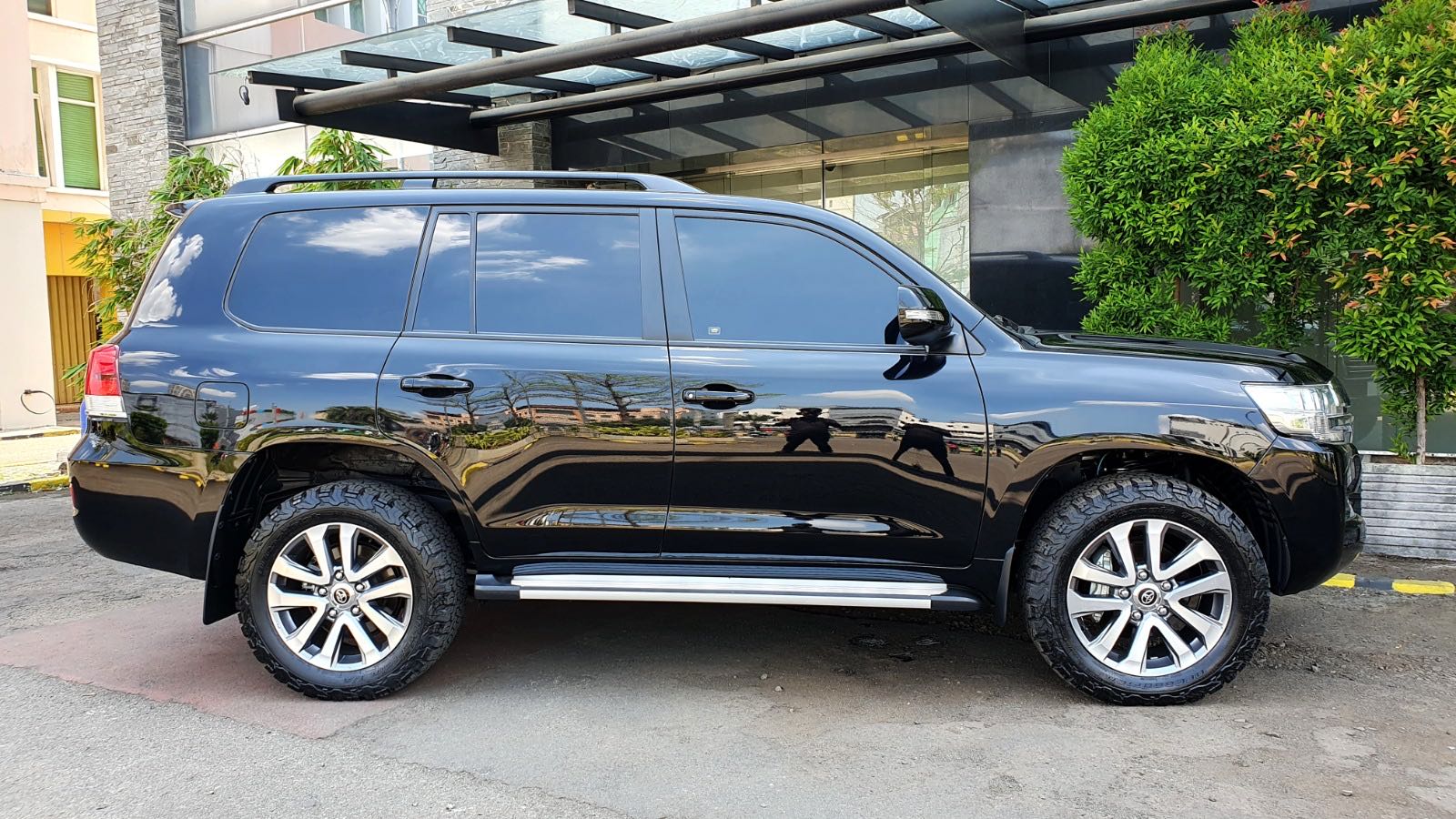 2021 Toyota Land Cruiser di DKI Jakarta ID383331