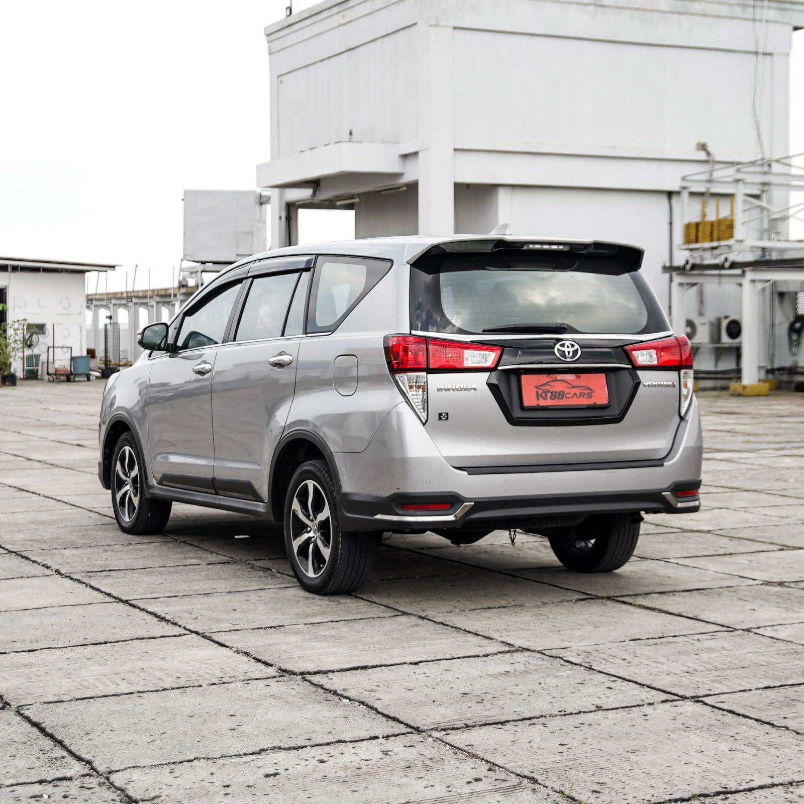 2021 Toyota Kijang Innova Variasi Populer di DKI Jakarta ID489060