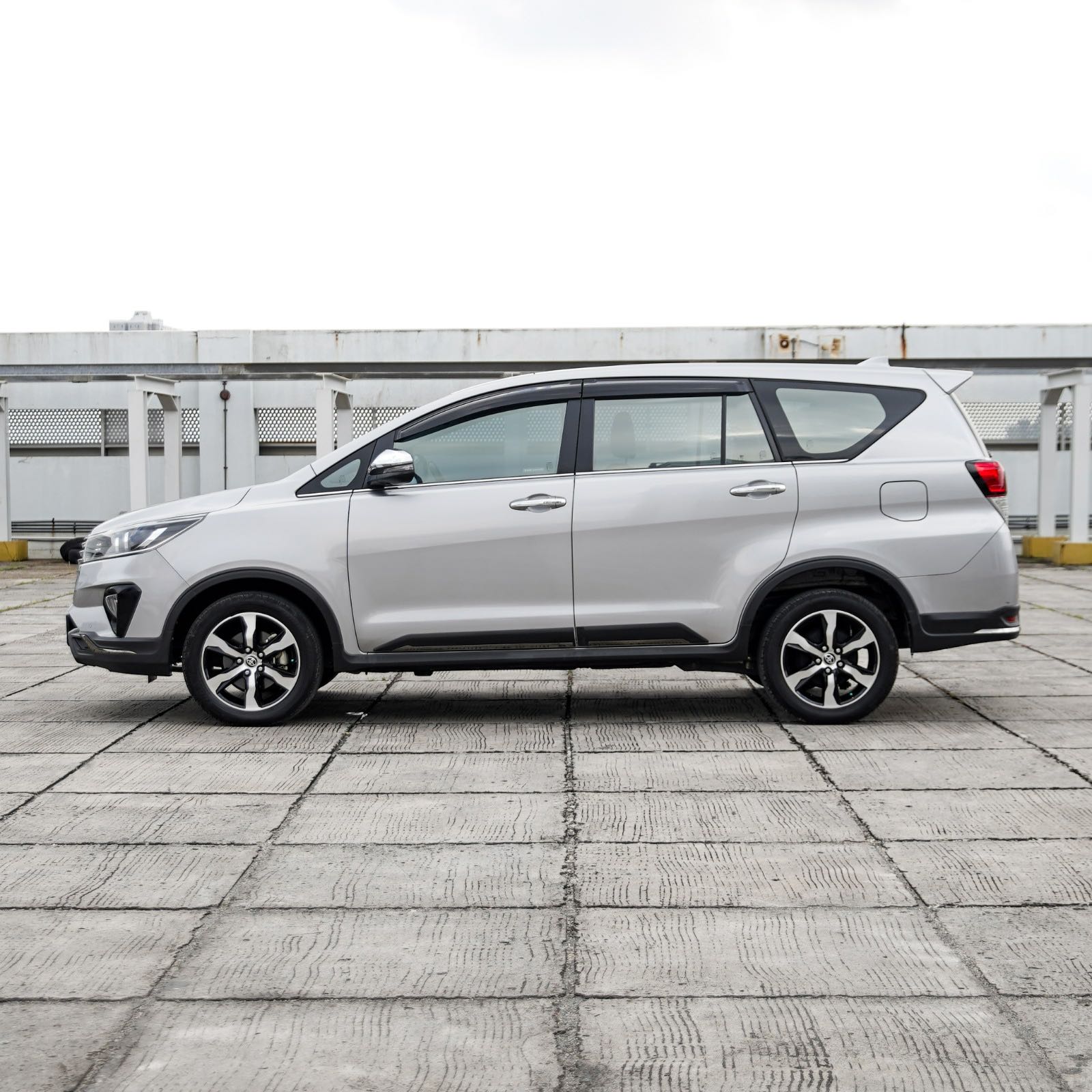 2021 Toyota Kijang Innova Variasi Populer di DKI Jakarta ID489060