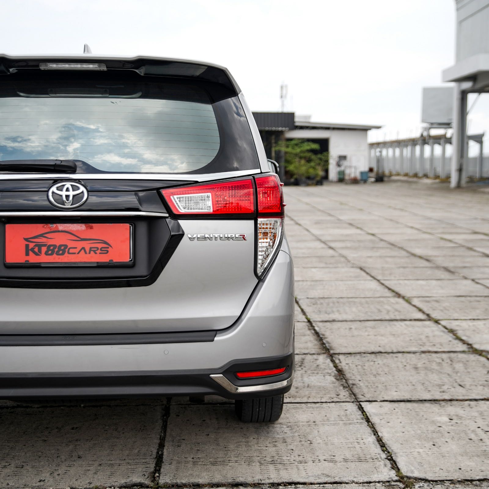 2021 Toyota Kijang Innova Variasi Populer di DKI Jakarta ID489060