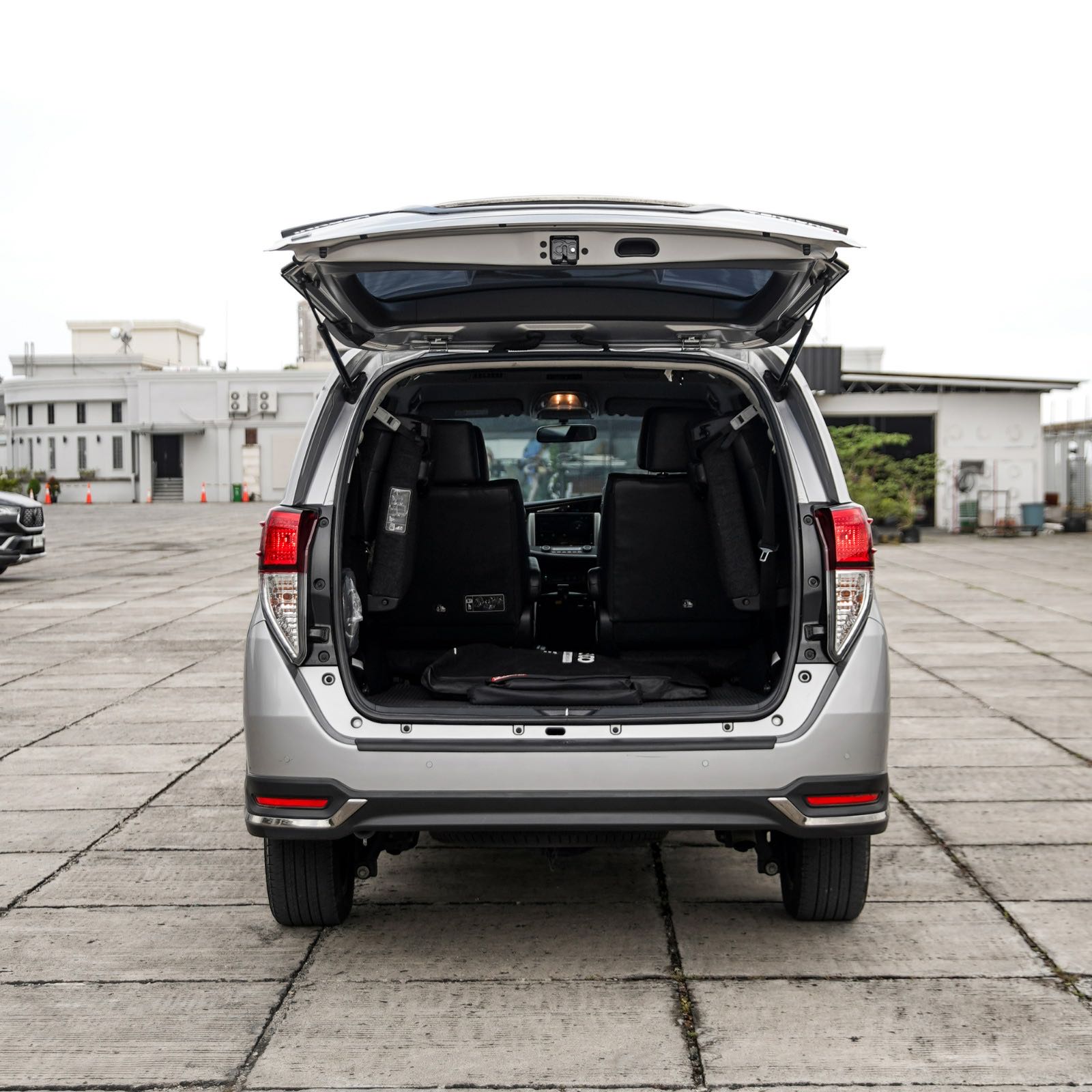 2021 Toyota Kijang Innova Variasi Populer di DKI Jakarta ID489060